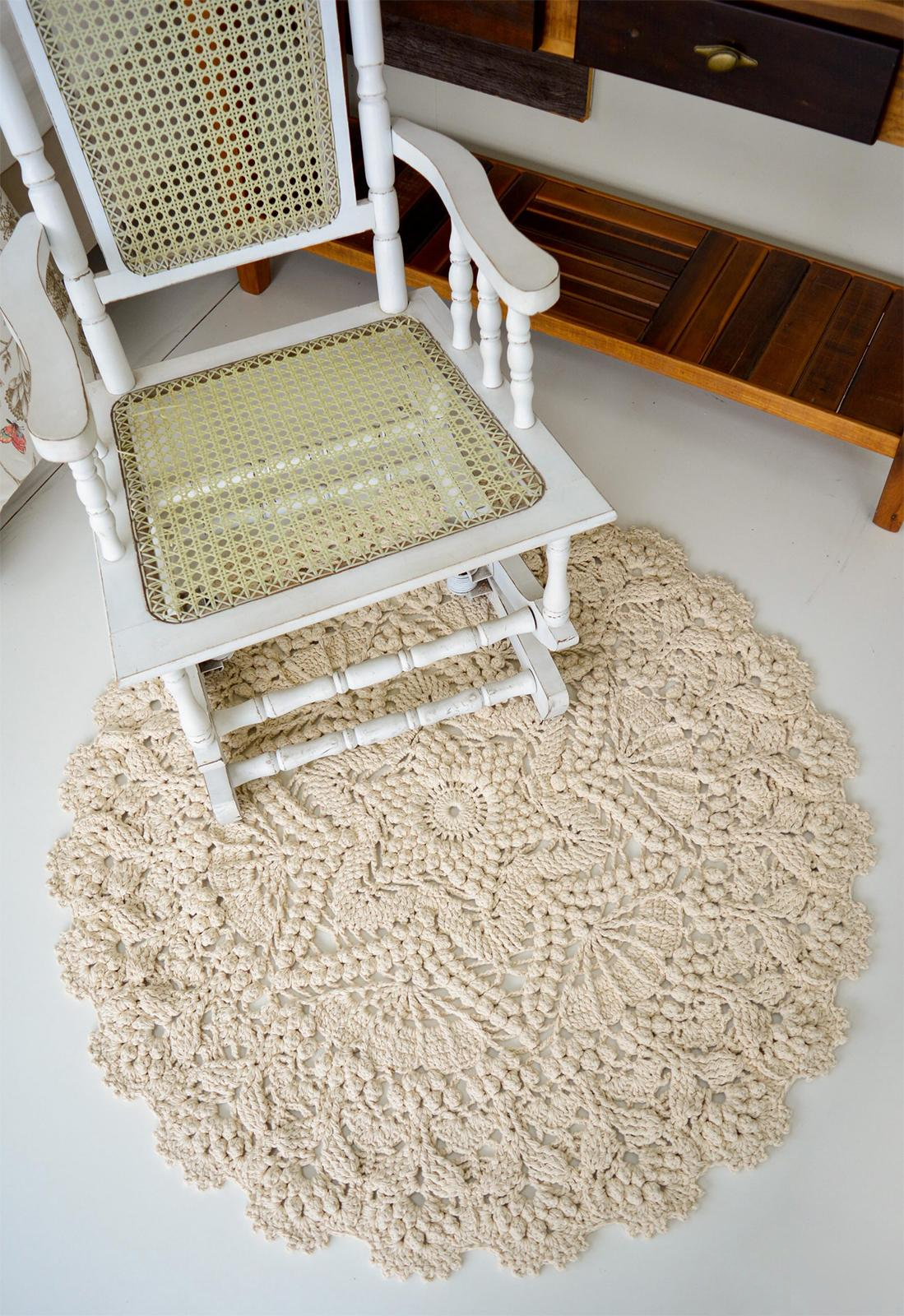 Textured doily rug - Free crochet pattern - DIY Education